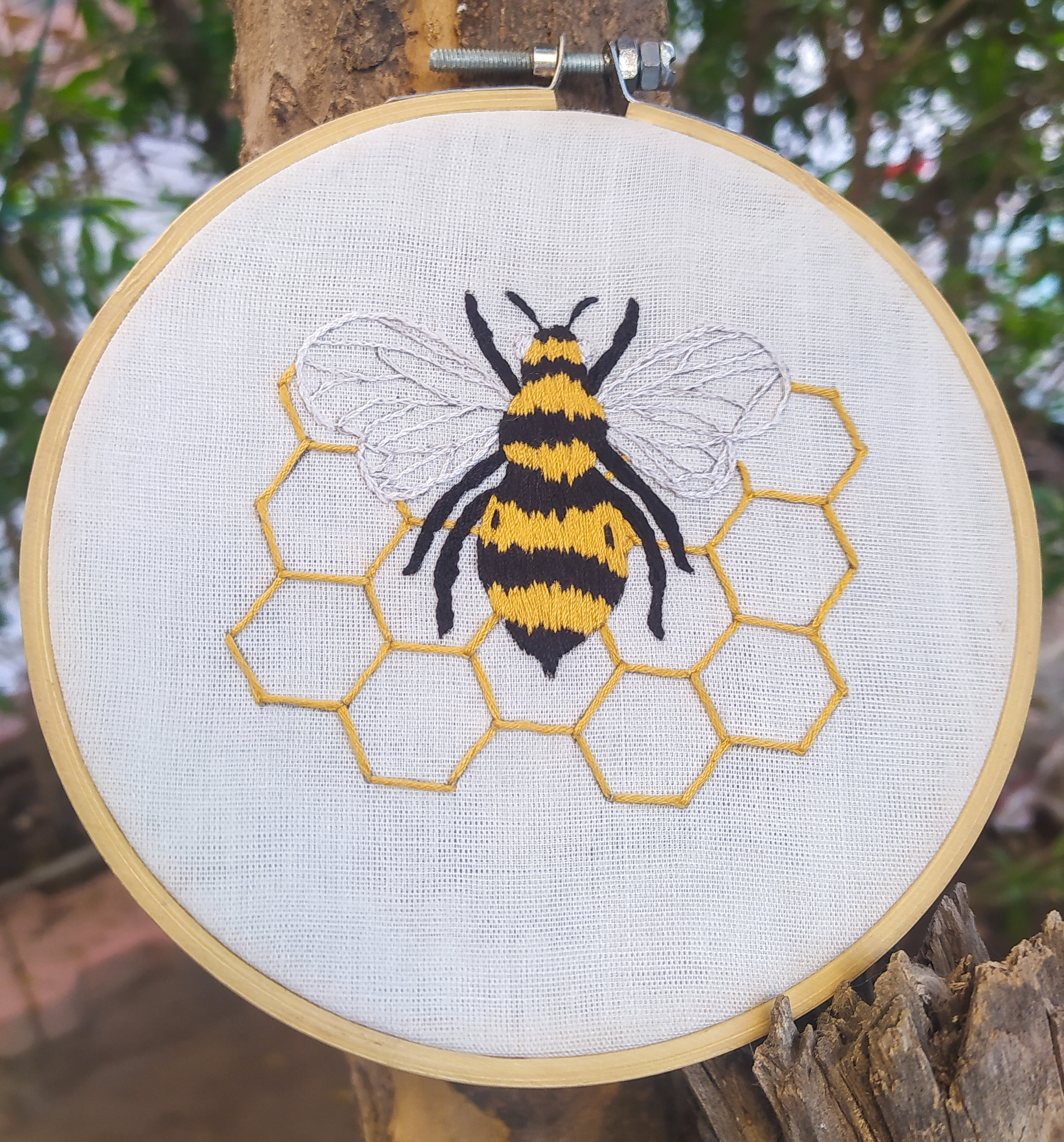 Bee Hand Embroidery Beginner Pattern Honey Bee Design Honey Comb ...