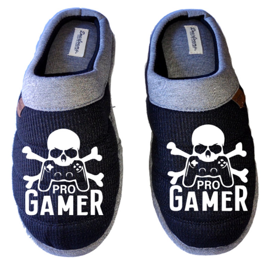Pro Gamer Vintage Video Game Gamer DF by DEARFOAMS Men's Slippers ...