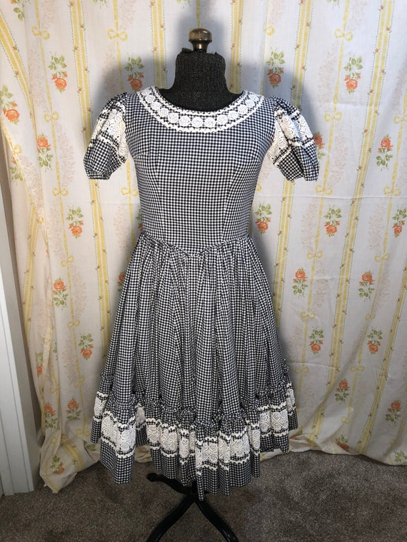 vintage square dancing - Gem