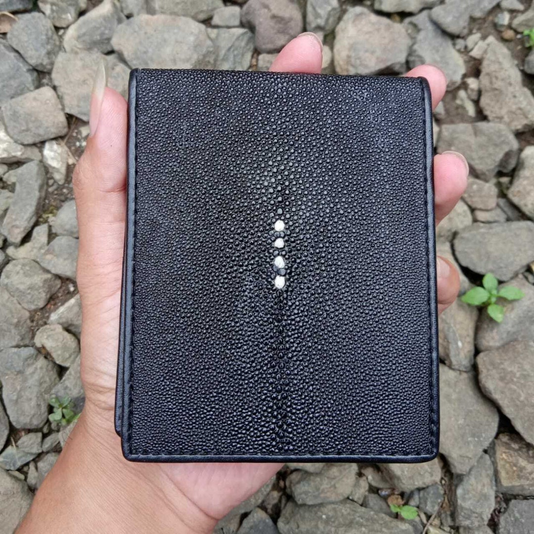 Black Stingray Leather Men Wallet Drops of Water / Pearl Eyes Premium ...
