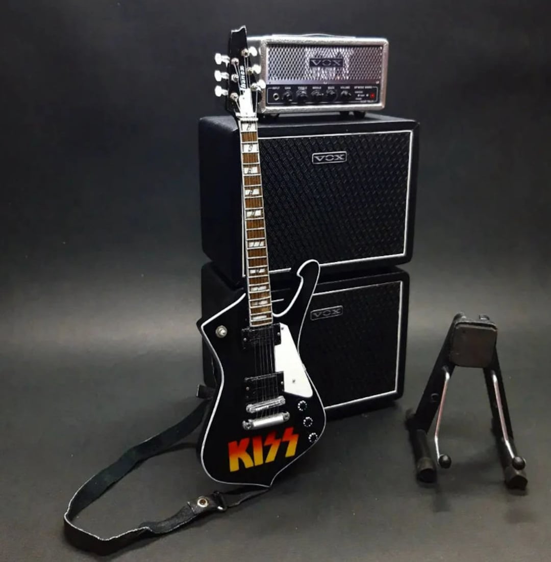 Miniature Amplifier Triple Stage Black Night + Black Guitar Display ...