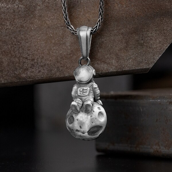 Astronaut Pendant - Etsy