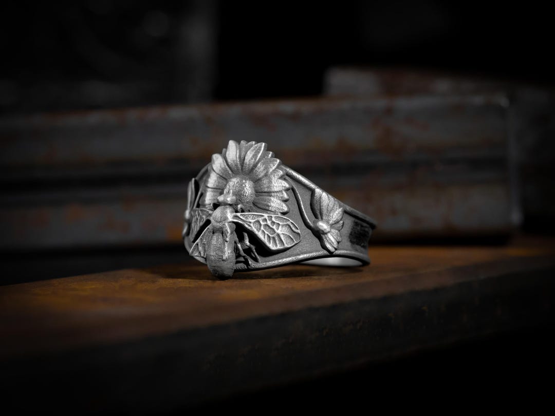 Antique Victorian Stlye Bee Ring on Sunflower Ring for Men or Women ...