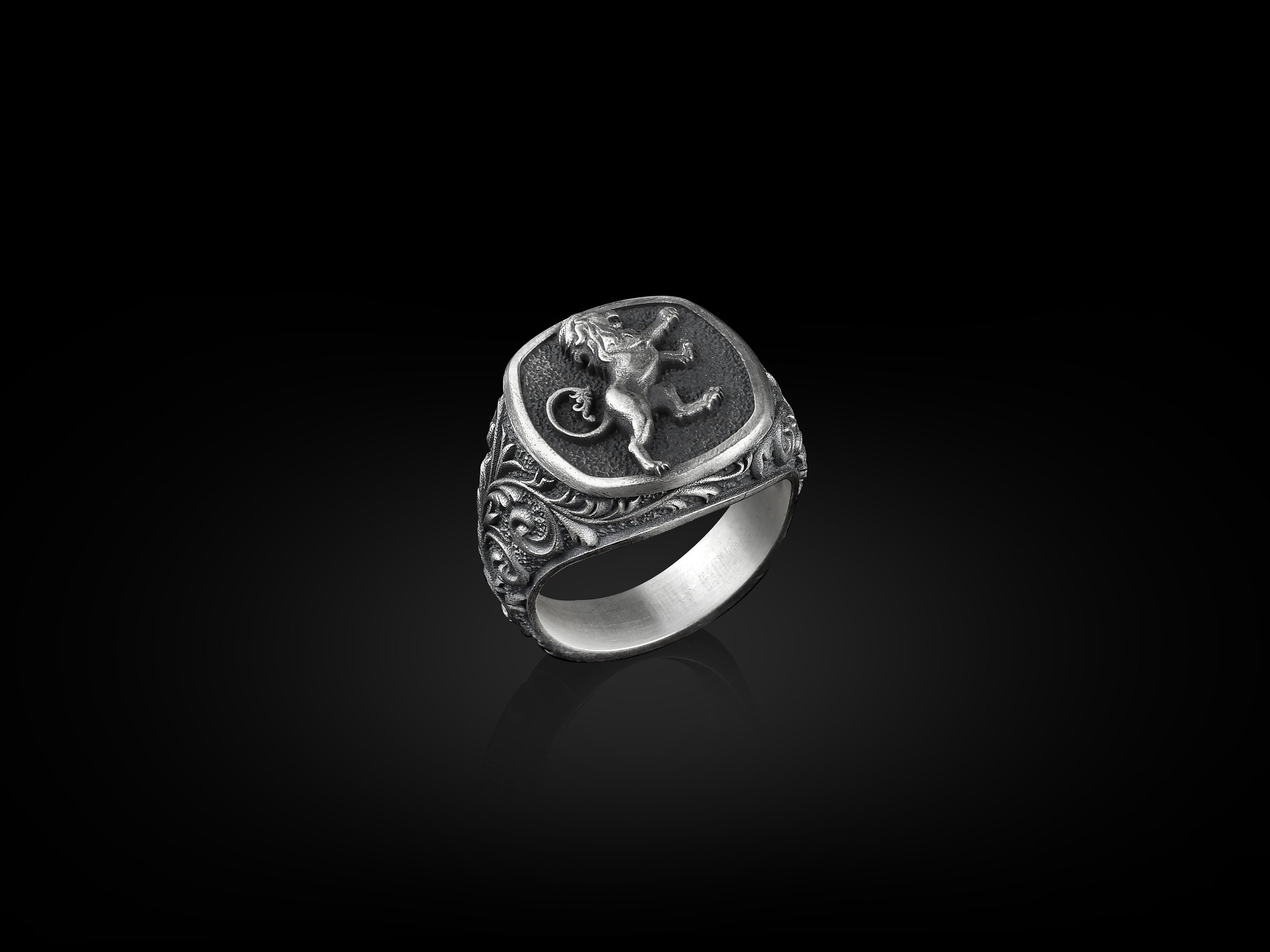 Lion Rampant Guardant Square Signet Ring Coat of Arms Ring - Etsy