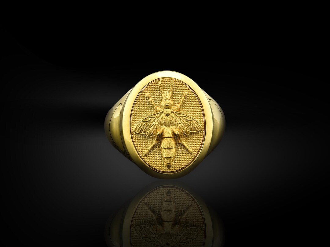 14k Gold Bee Men Ring, Oval Princess Bee Signet Ring in 14k Gold ...