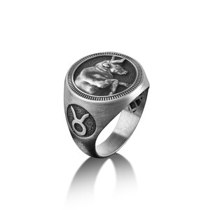 Taurus Pinky Signet Ring for Men, Oxidized Zodiac Sign Signet Ring in ...