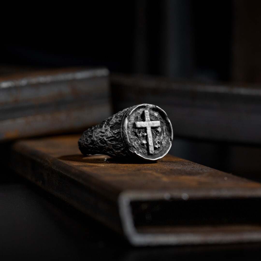 Antique Style Unique Crucifix Symbol Signet Man or Women Ring ...
