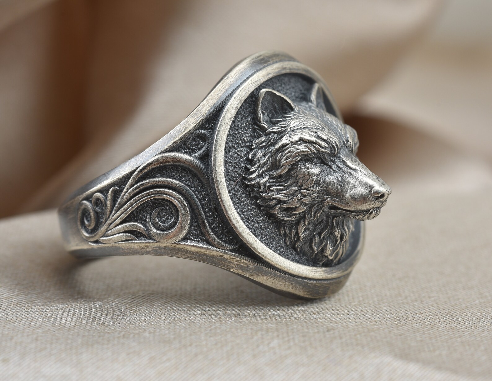 Handmade Wolf Sterling Silver Men's Signet Ring Wild Wolf - Etsy