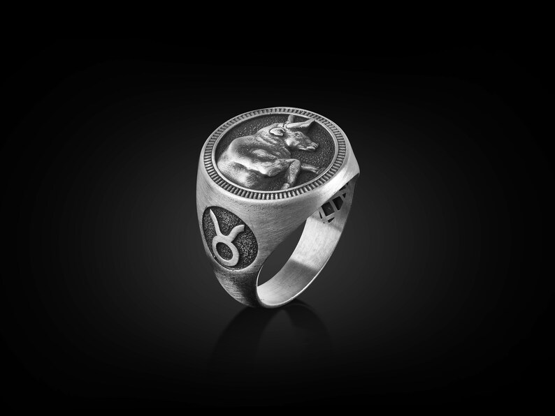 Taurus Pinky Signet Ring for Men Oxidized Zodiac Sign Signet - Etsy