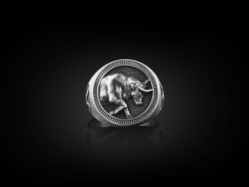 Taurus Pinky Signet Ring for Men Oxidized Zodiac Sign Signet - Etsy