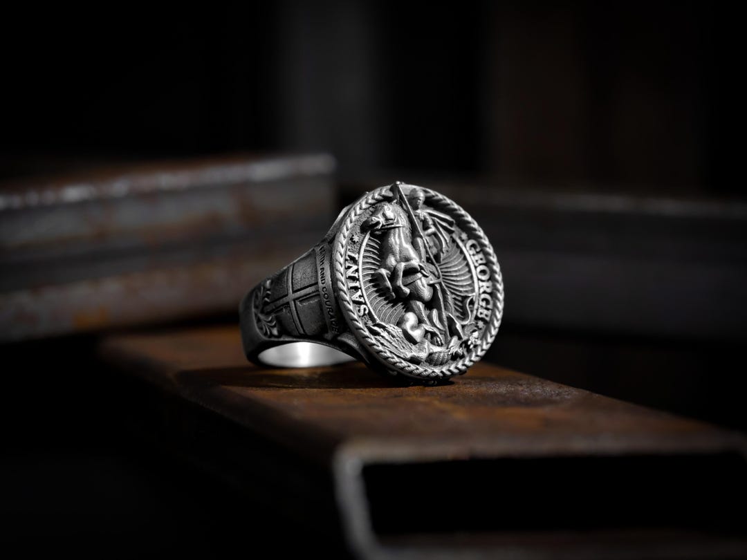 925 Silver Saint George and the Dragon Signet Mens Ring, Round Shape ...