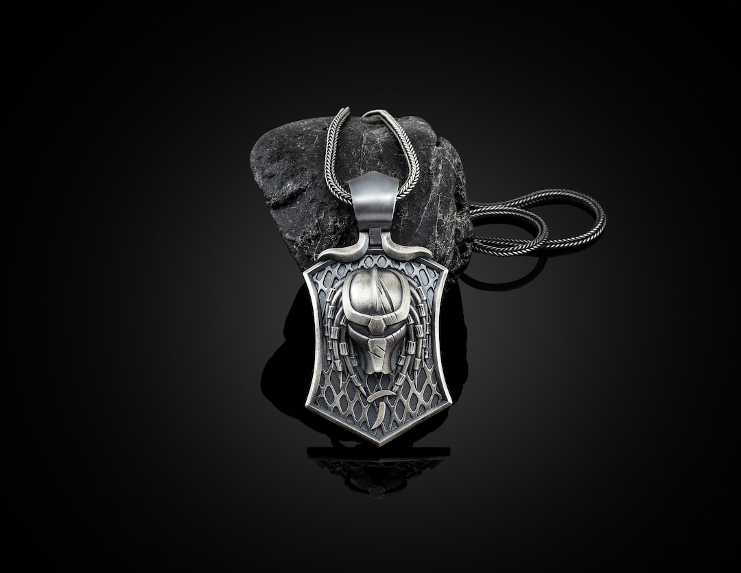 Silver Predator Pendant Alien and Predator Necklace Oxidized - Etsy