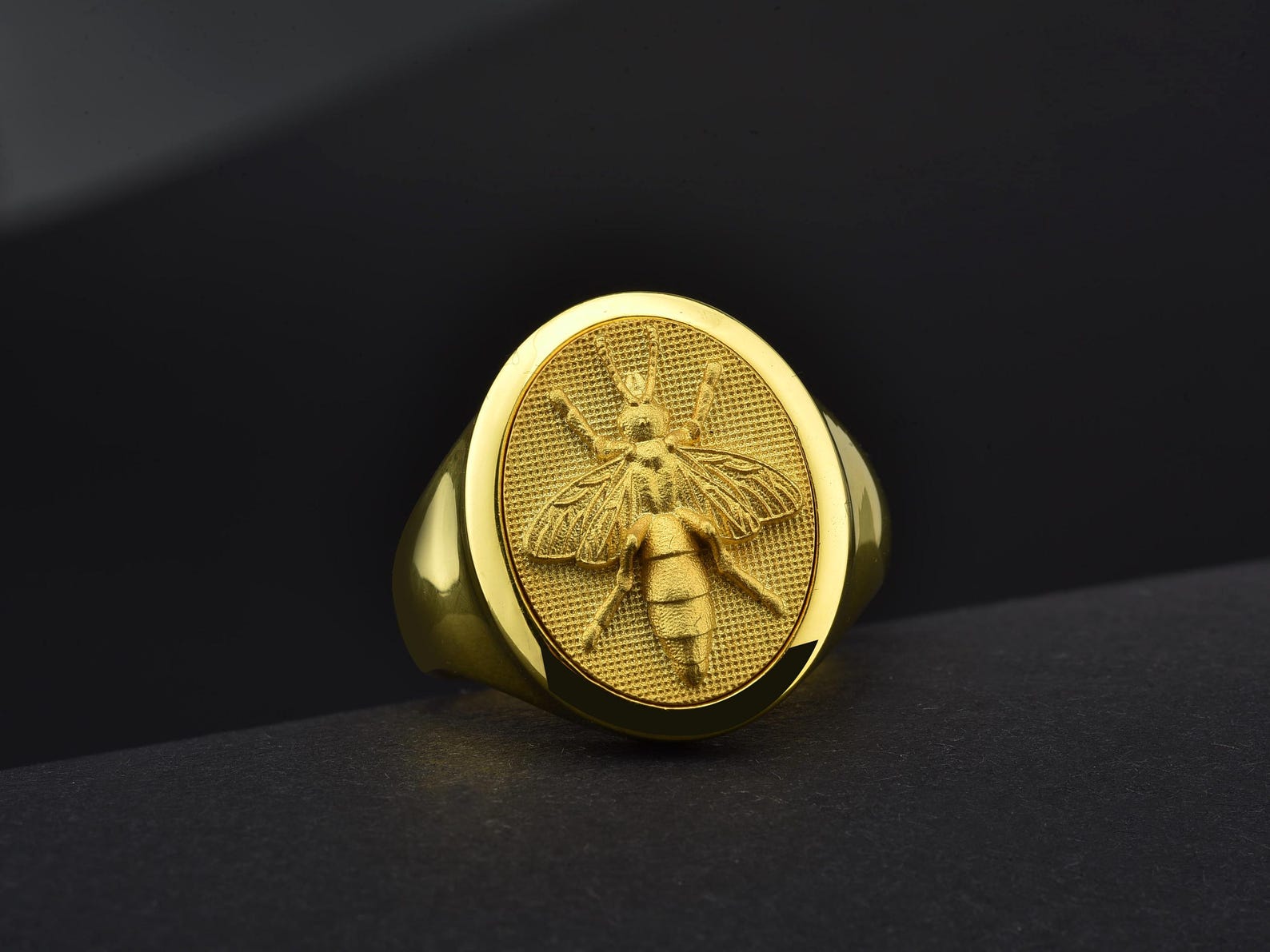 14k Gold Bee Men Ring, Oval Princess Bee Signet Ring in 14k Gold ...