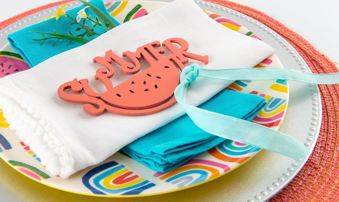Summer Plate Topper: Wooden Table Place Setting Words - Etsy