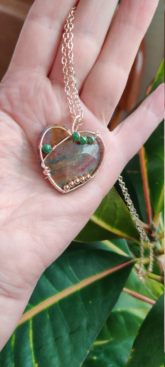 Heart shape stone pendant store