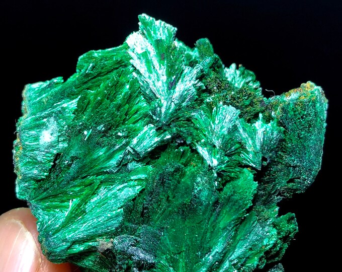 95g High Quality Green Malachite/ Bright Malachite Fiber Velvet Crystal ...