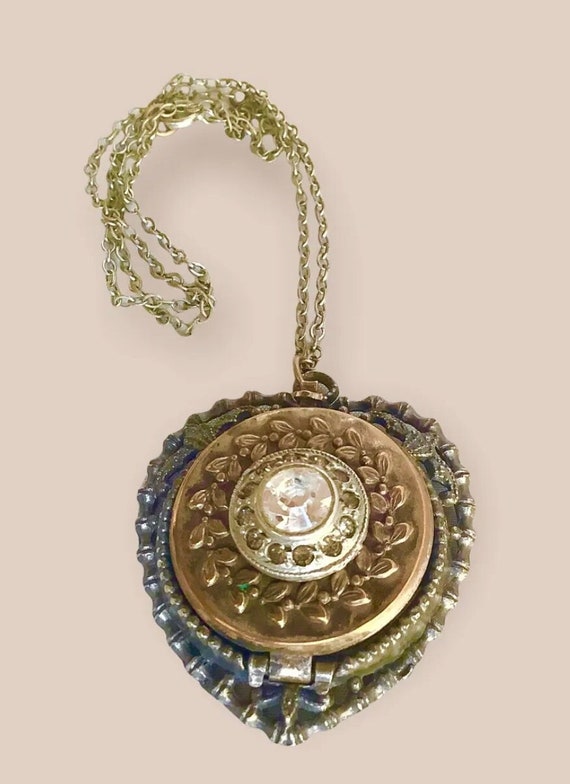 vintage locket with photos - Gem