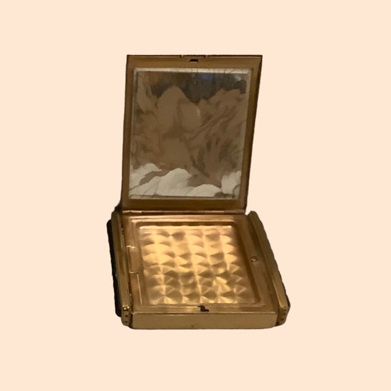 Vintage Powder Compact From The 1940’s - Gem