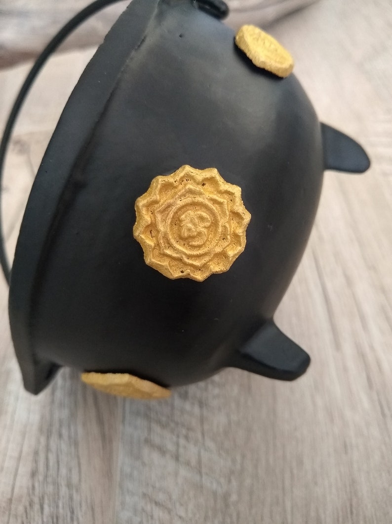 Blue Lotus Chakra Cauldron Candle/cast Iron Cauldron With Gold - Etsy