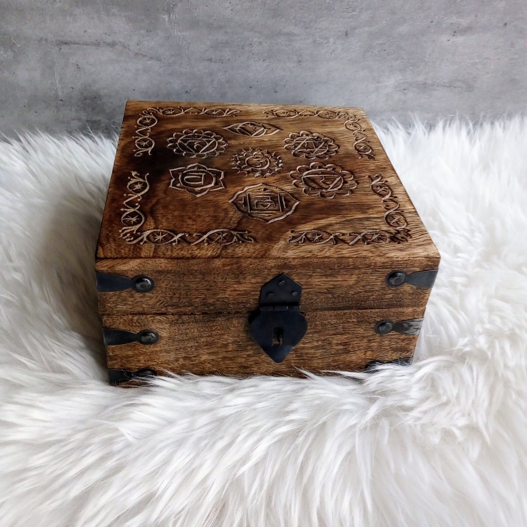 Hand Carved Seven Chakra Box Chakra Bracelet Set/keepsake Box/jewelry ...