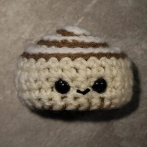 Cinnamon Roll Keychain-keychains-crochet-amigurumi Food-crochet ...