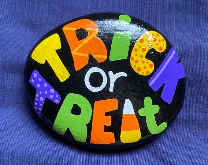 Halloween Painted Rock, Trick or Treat Painted Stone, Halloween Decor ...