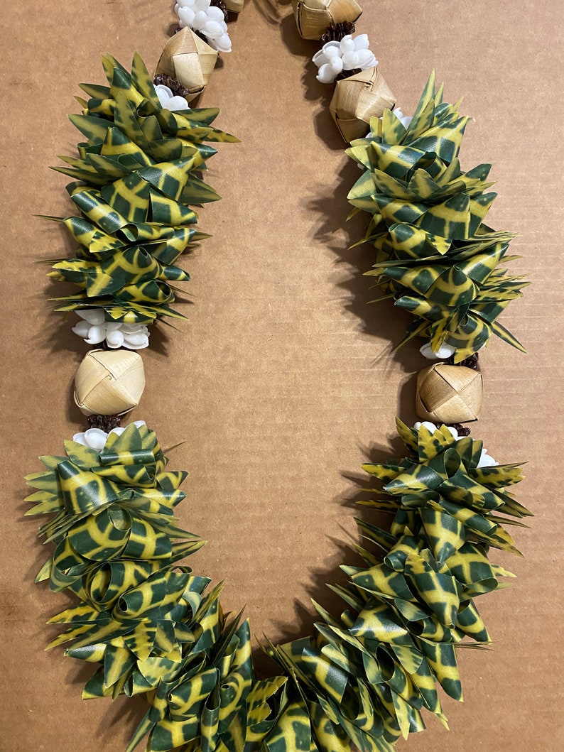 Silk Croton Leaves Lauhala Balls Hawaiian Lei #2 - Etsy