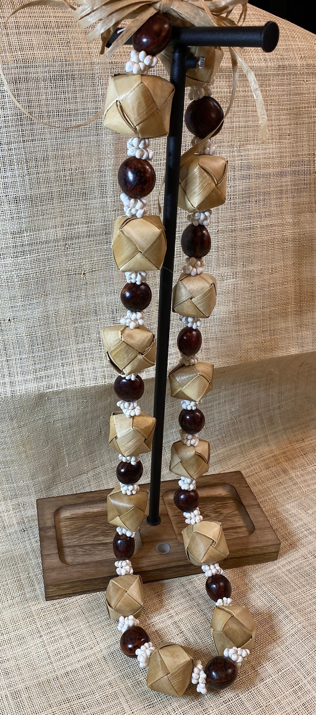 Maka Hipa Sea Bean Lauhala Balls Lei - Etsy