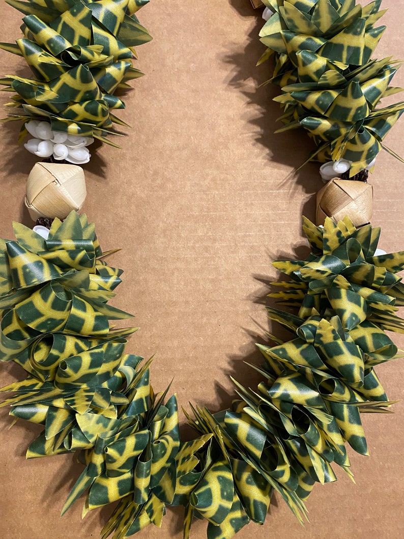 Silk Croton Leaves Lauhala Balls Hawaiian Lei #2 - Etsy