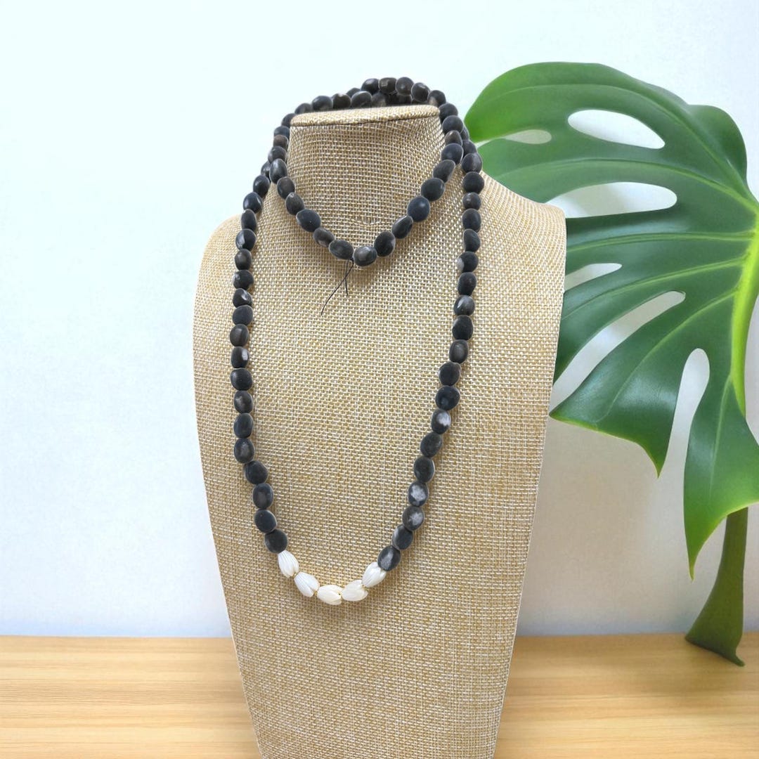 Hawaiian Hua Weleweka Velvet Mgambo Pikake Mother of Pearl Necklace - Etsy