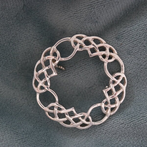 Celtic Knot Brooch - Etsy