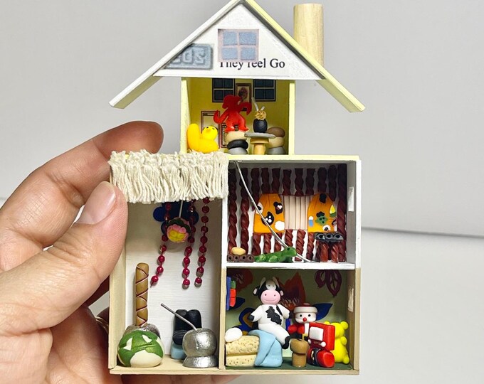 Friends Inspired Phoebe's Dollhouse,1:12 Scale, Collectible, Dollhouse ...