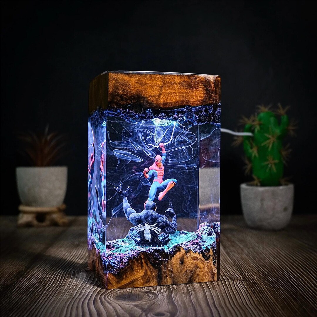 Spider Man Vs Venom Mar.ve.l Universe Resin Lamp, LED Movie Night Light ...