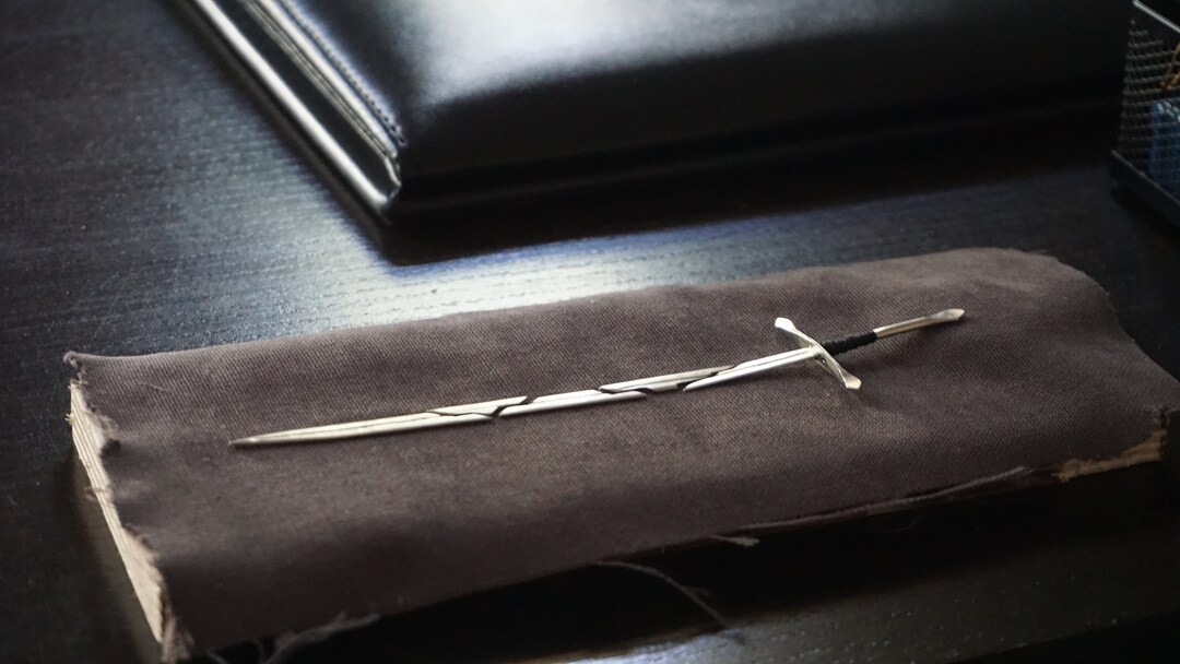 King's Sword and Broken Pieces Handmade Decorative Middle Earth Part ...