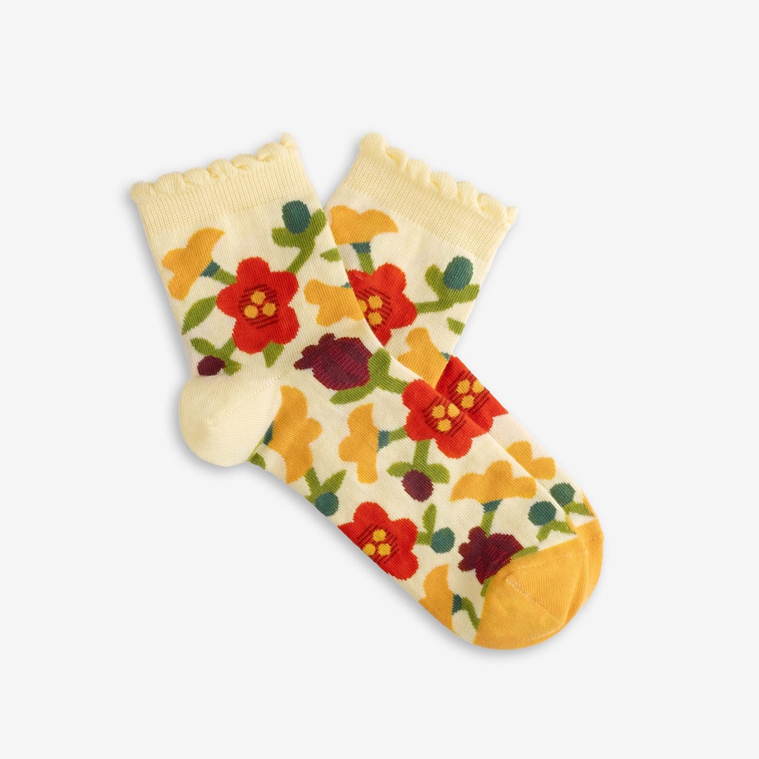 Bloom Frill Quarter Socks Cute Colorful Socks for Men and Women Gift ...