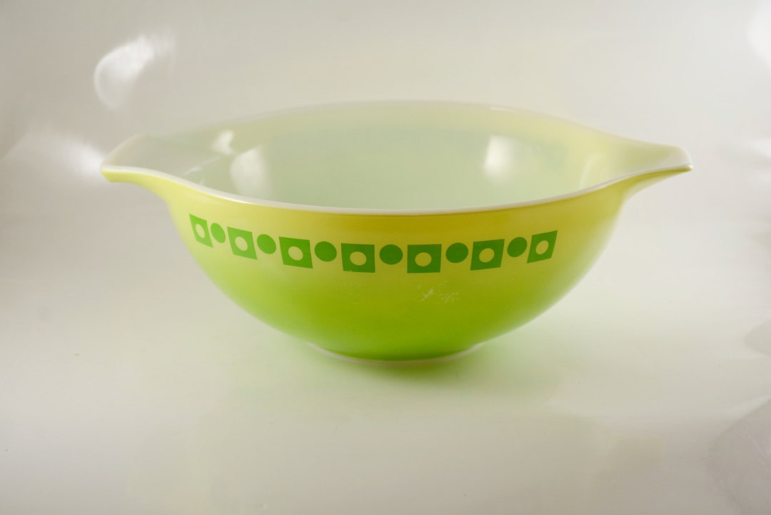 Pyrex Green and Yellow Square Dot Ombre Cinderella Promotional Mixing ...