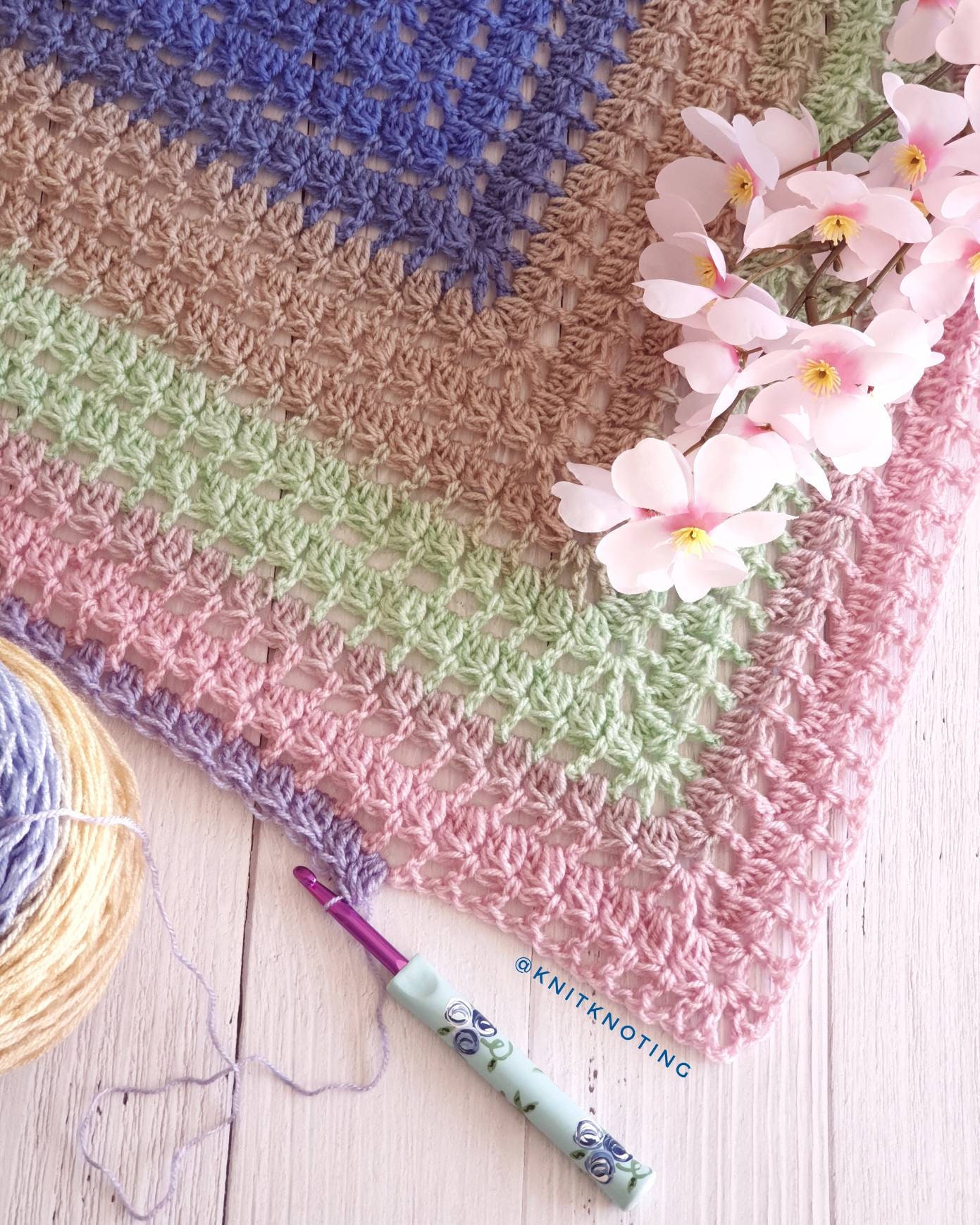 CROCHET PATTERN Hopscotch Triangle Scarf US Term Crochet - Etsy