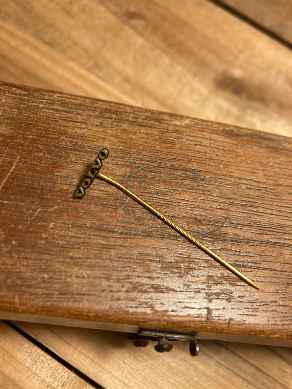 vintage small lapel pin - Gem