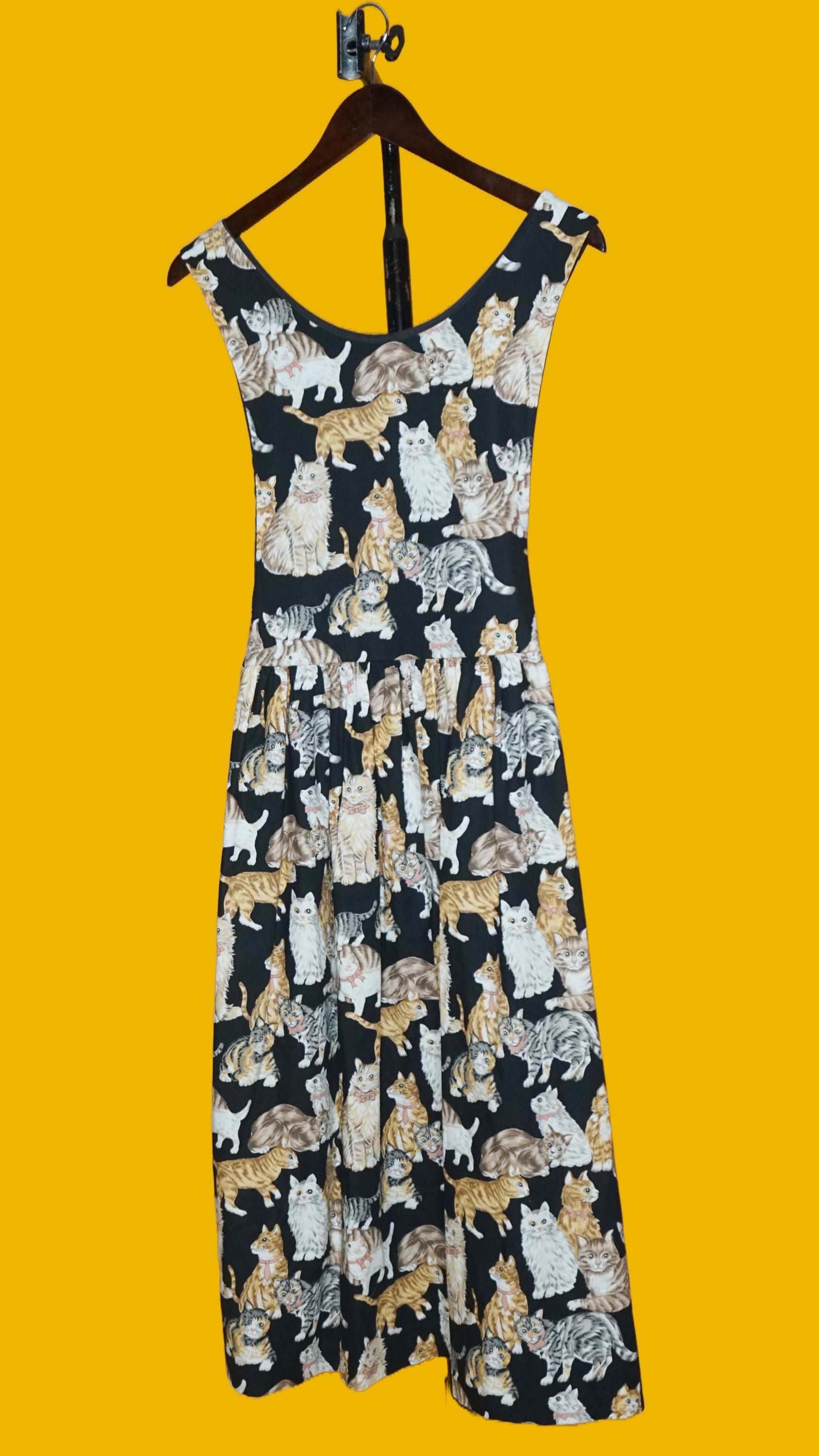 1990s Betsy's CATS All Over KITTEN KITTIES Printed Black Pinafore With ...