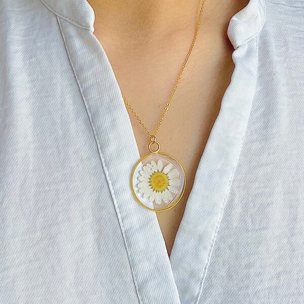 Daisy Necklace - Etsy