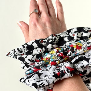 Mickey and Minnie Knot Scrunchie Character Scrunchies Magic Kingdom ...