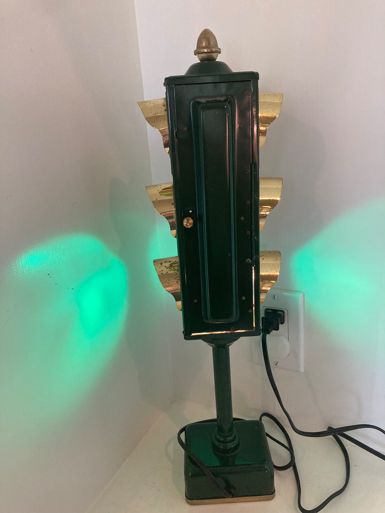 Vintage B & B Traffic Light Bar Light Bar Light Stoplight Bar Closed ...