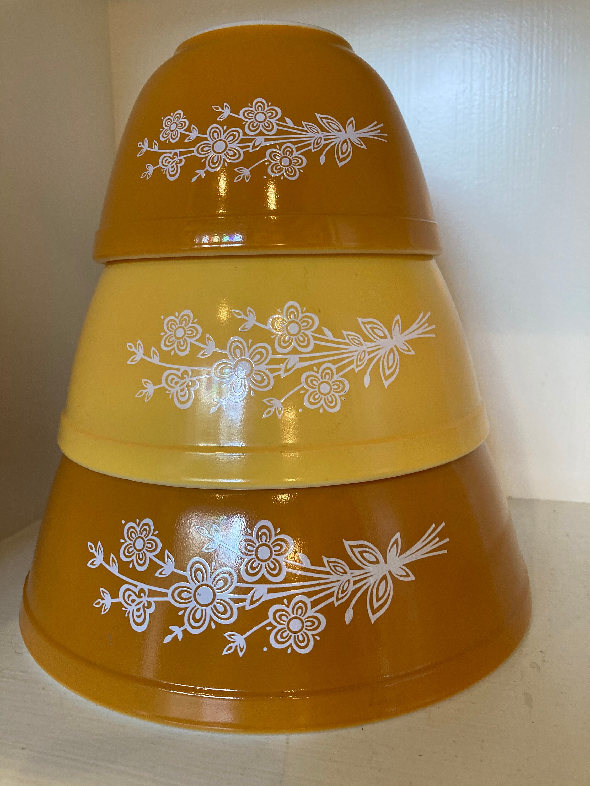 Vintage Pyrex butterfly gold nesting bowls set 3 1970 | Etsy