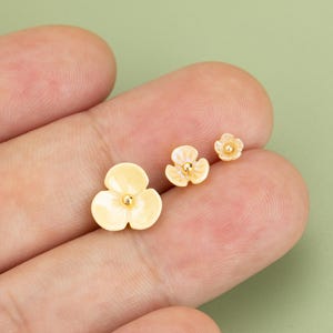 GUFEATHER Mf52,50pcs Handmade Flower Shape Charms,18k Gold Plated Brass ...