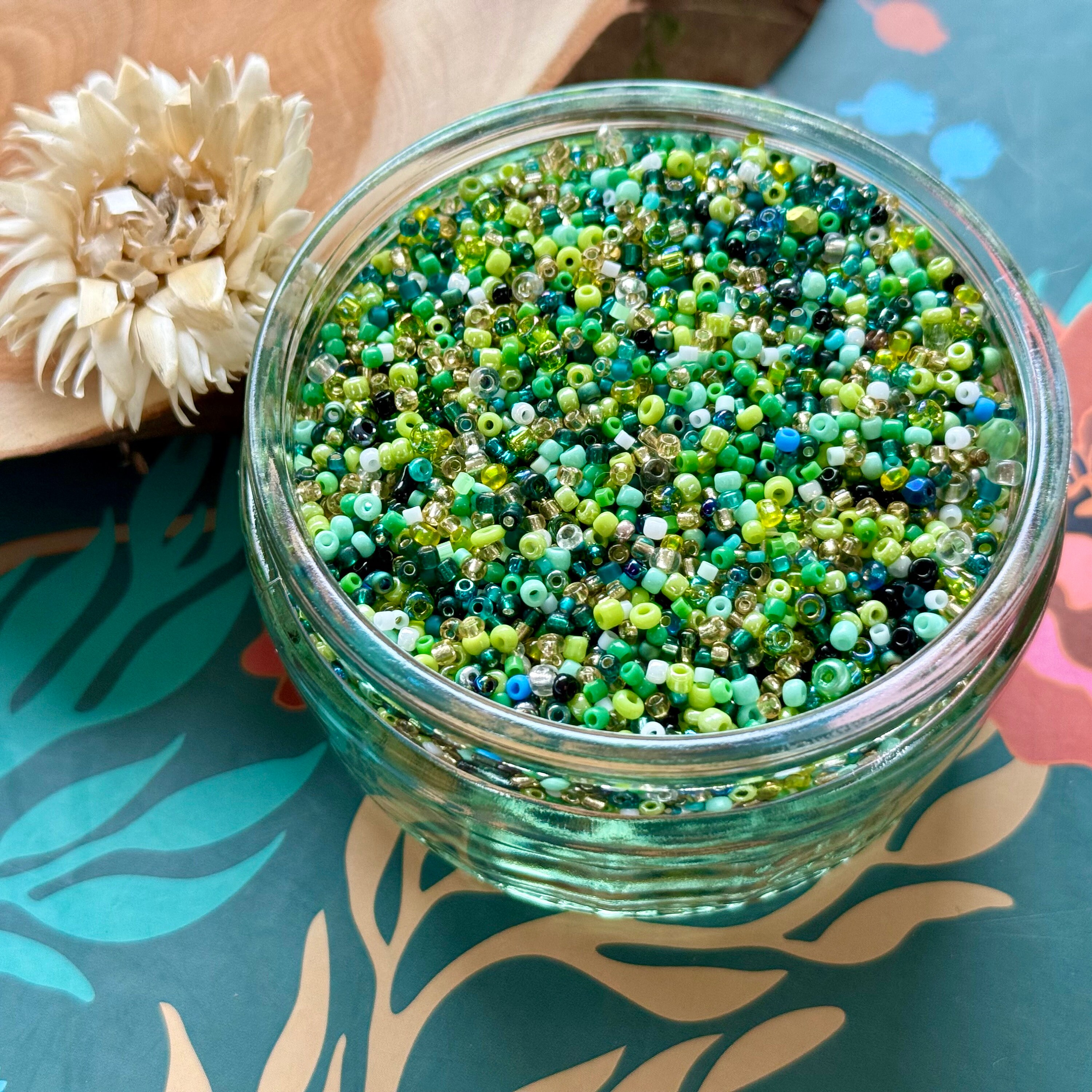20g Mixed Seed Beads, Five New Colours, Various Colours and Sizes ...