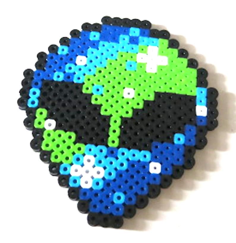 Perler Beads 3 Alien Heads Keychain or Magnets - Etsy