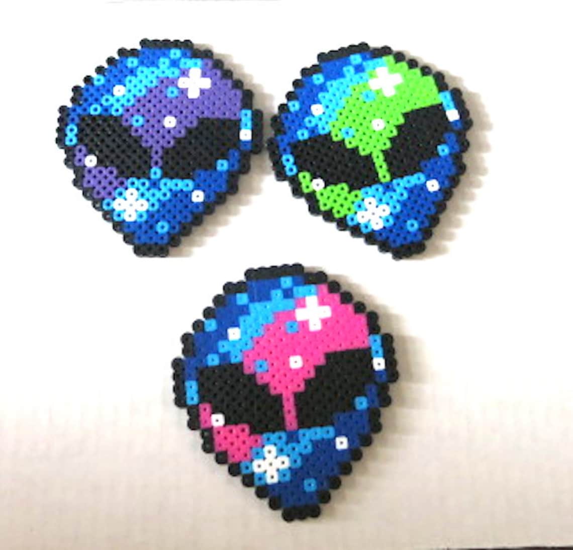 Perler Beads 3 Alien Heads Keychain or Magnets - Etsy