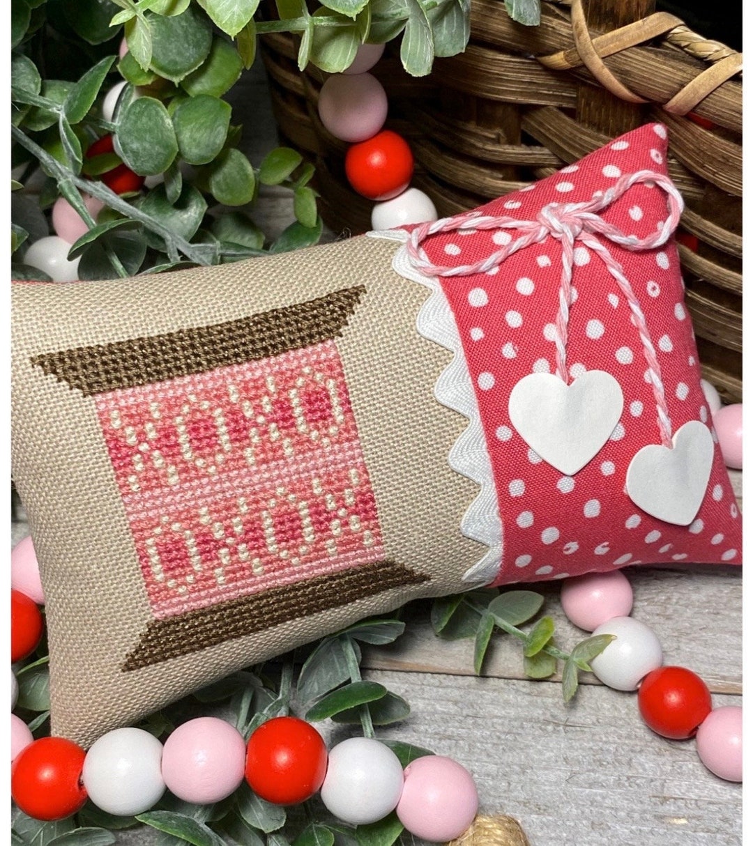 Crafty Bluebonnet Designs - XOXO Spool - Valentine's Spool Series - Etsy