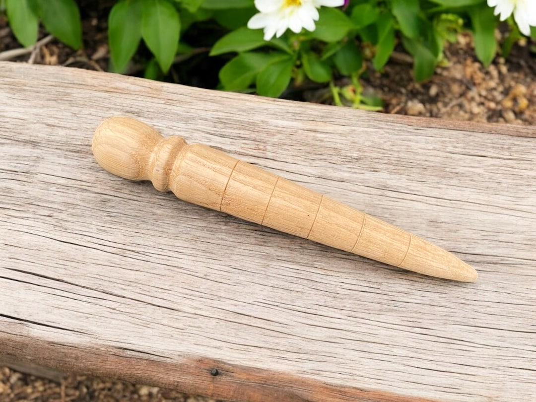 Medium Sized Solid Oak Garden Dibber for Planting Seeds, Small Bulbs ...
