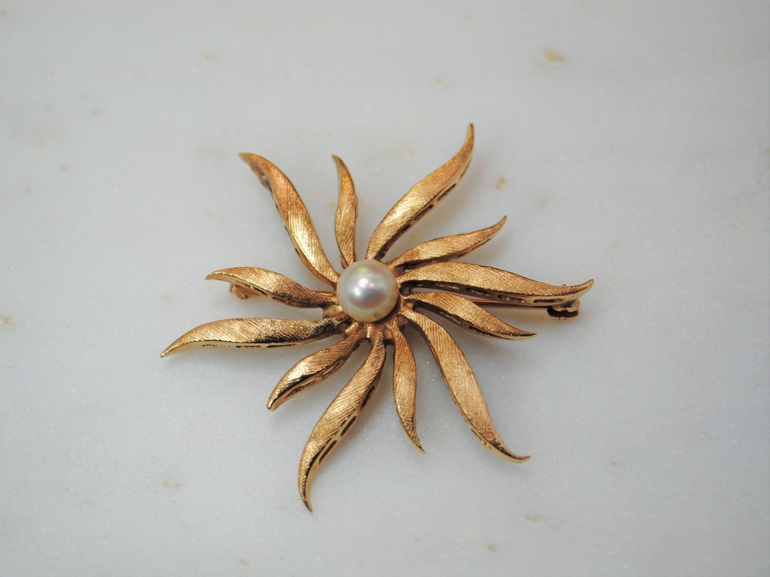 Vintage Gold Star Burst Sun Brooch With Pearl - Etsy